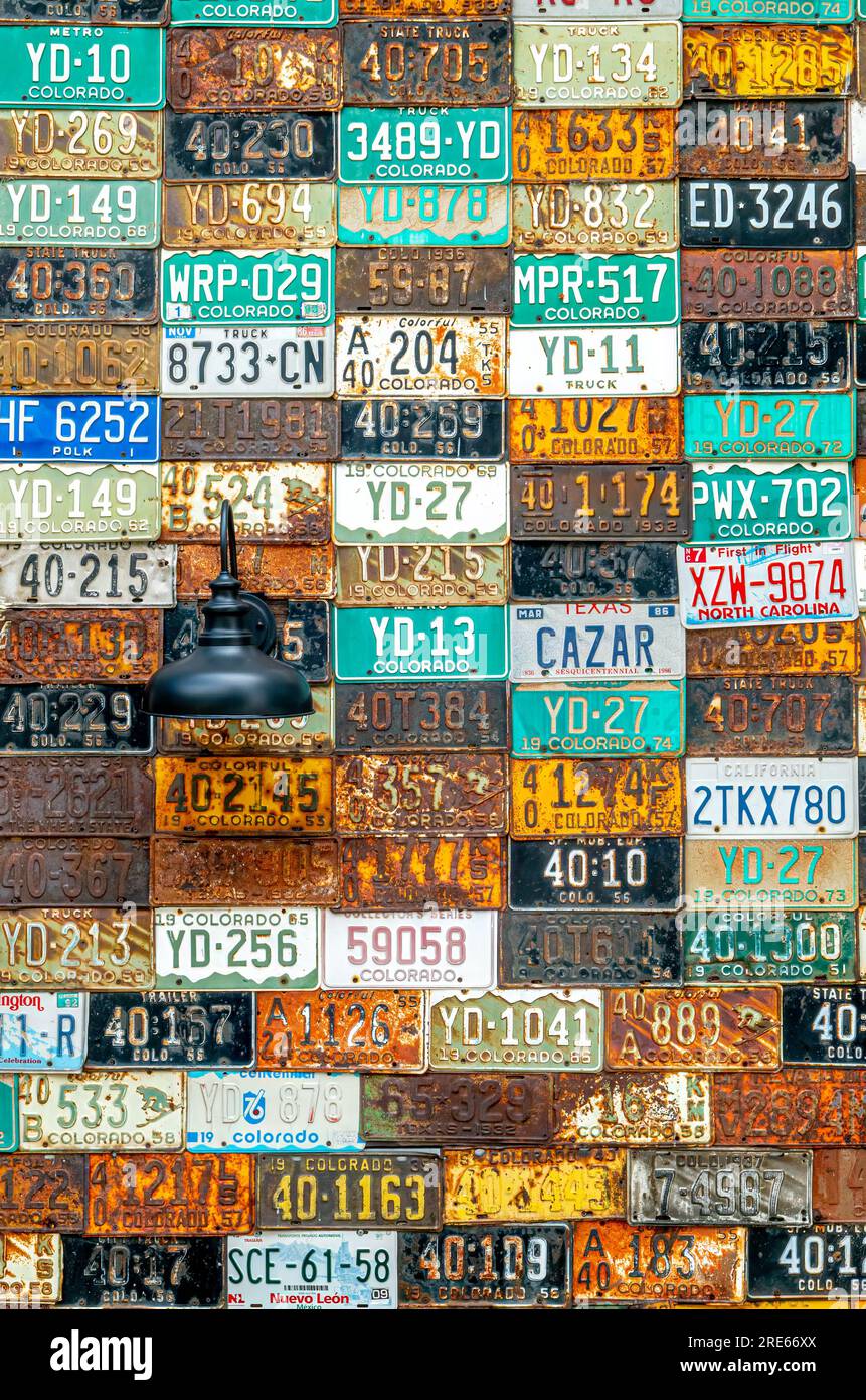Old american number plates hi-res stock photography and images - Alamy