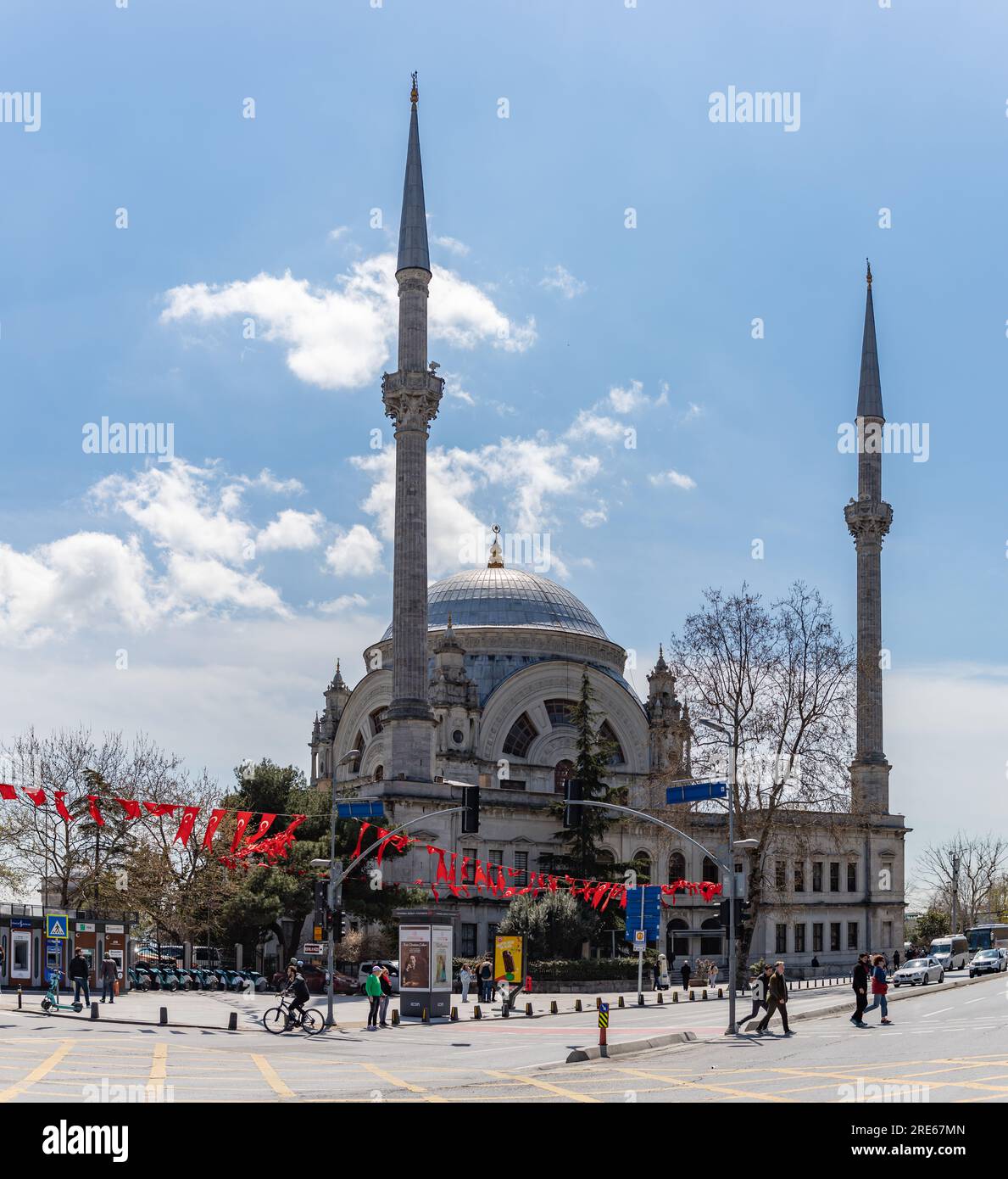 Dolmabahce mosque istanbul turkiye hi-res stock photography and images ...