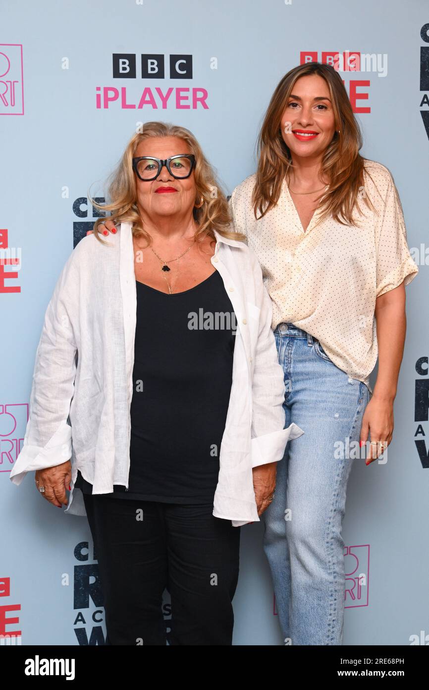 Showbiz mum hi-res stock photography and images - Alamy