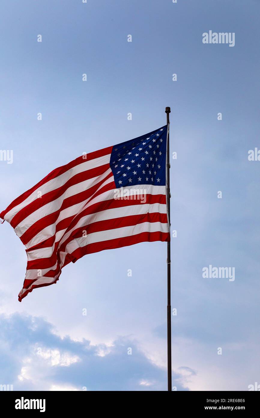 Billowing american flag hi-res stock photography and images - Alamy