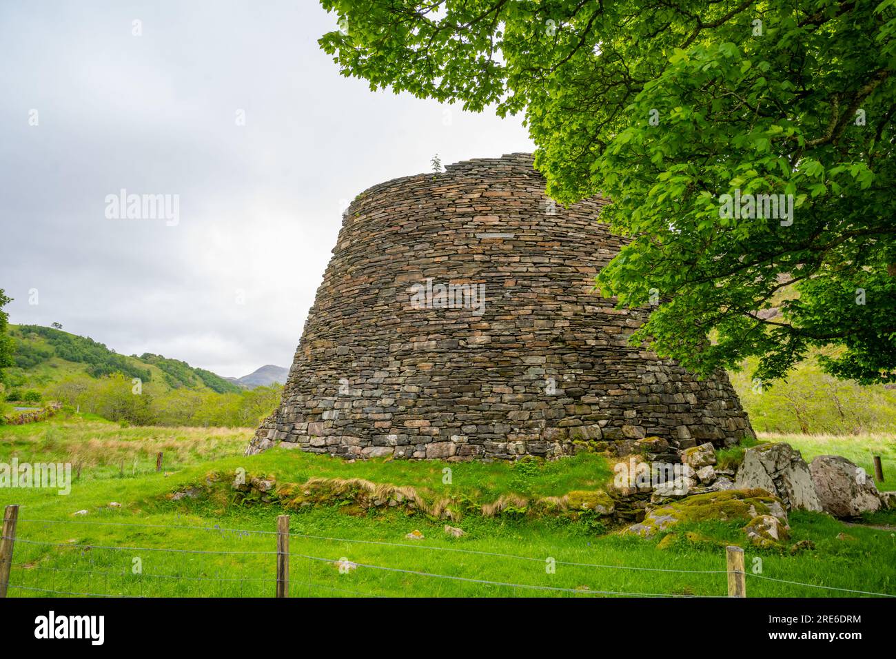 Ancient iron age broch dun hi-res stock photography and images - Alamy