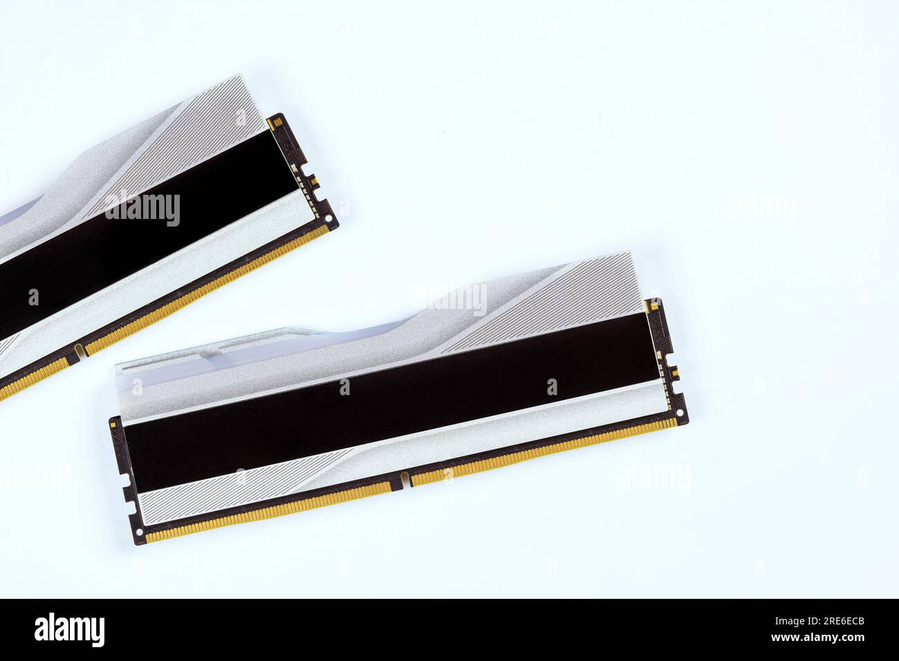 White background highlights 288-Pin SDRAM DDR5 memory modules to ...