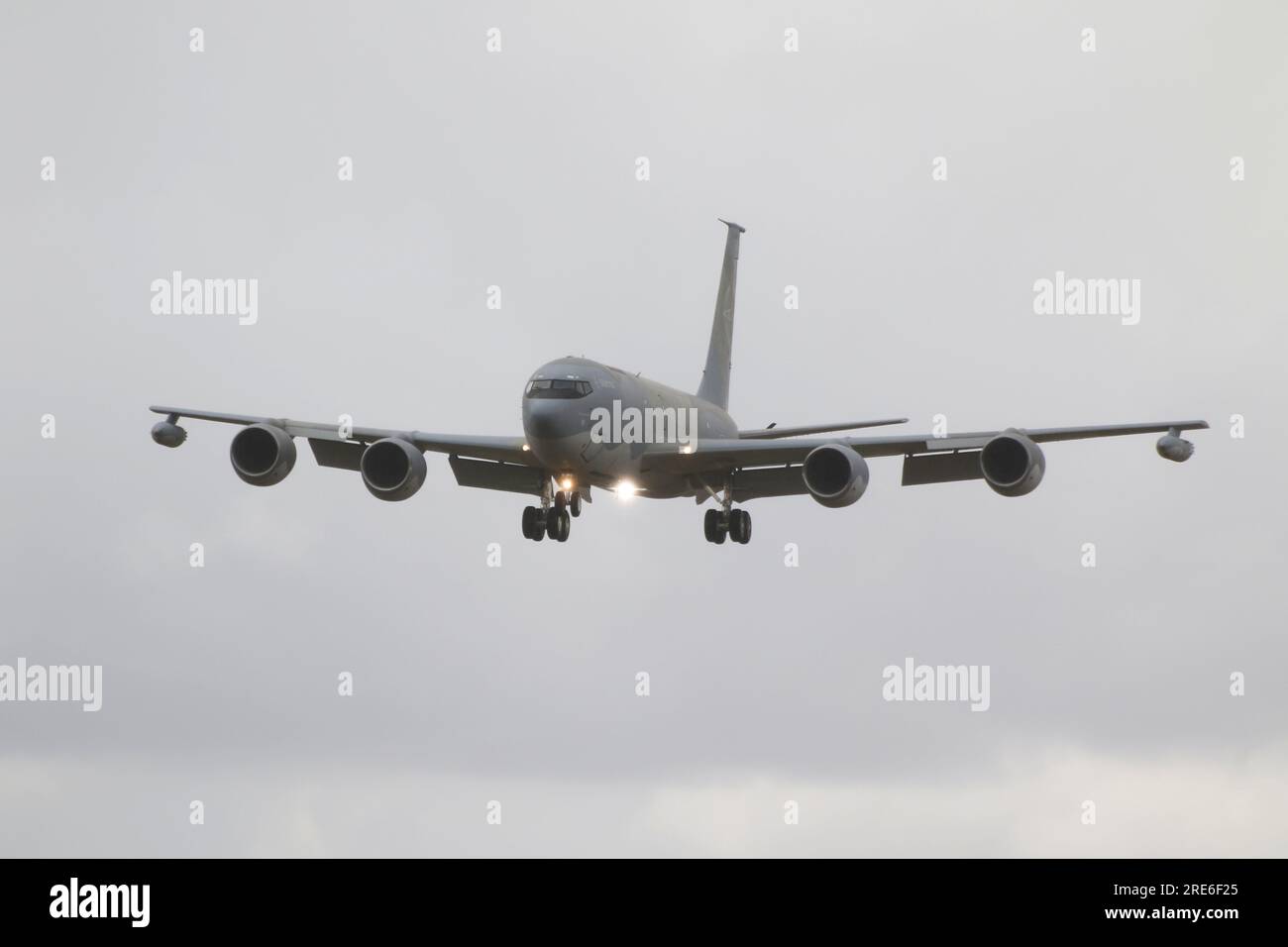 N572MA, a Boeing KC-135R Stratoanker aerial refuelling aircraft ...