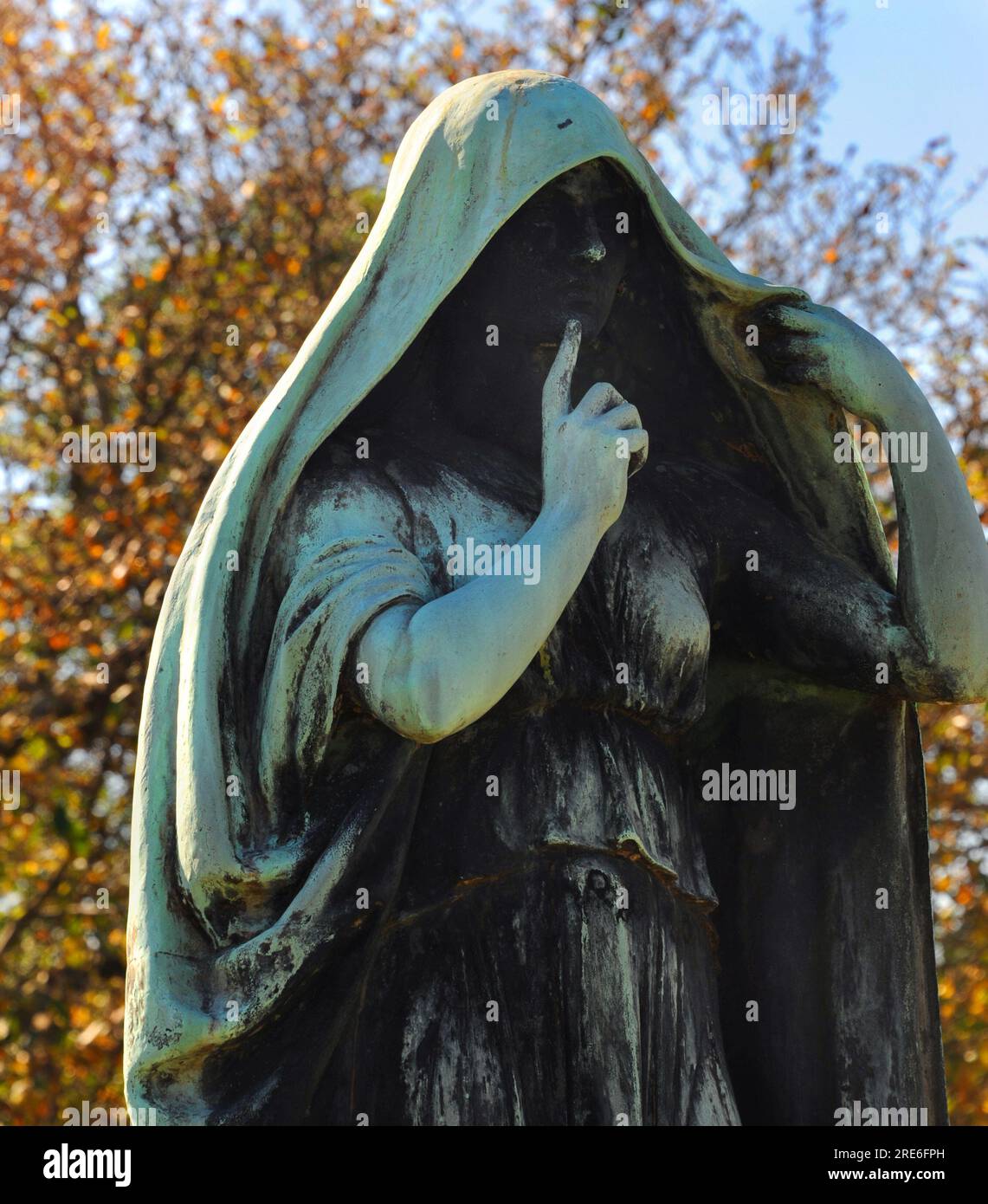 Veiled woman statue hi-res stock photography and images - Alamy