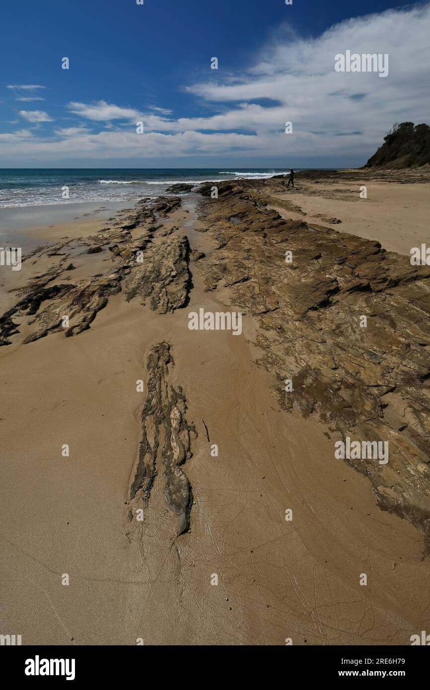 775 Beach from the Great Ocean Road Memorial Arch area to Devil's Elbow ...