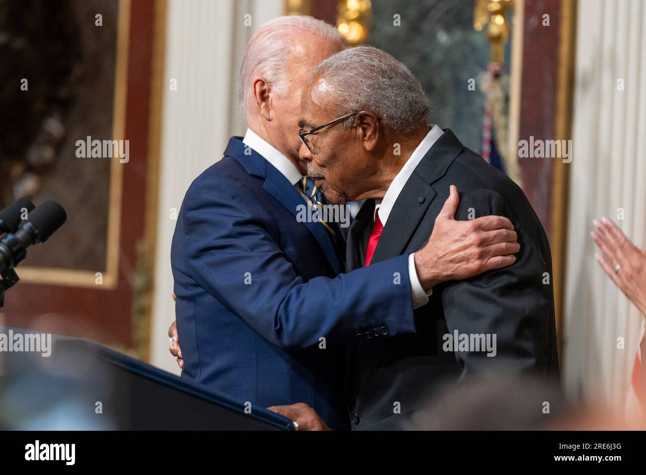 American indian treaty signing hi-res stock photography and images - Alamy
