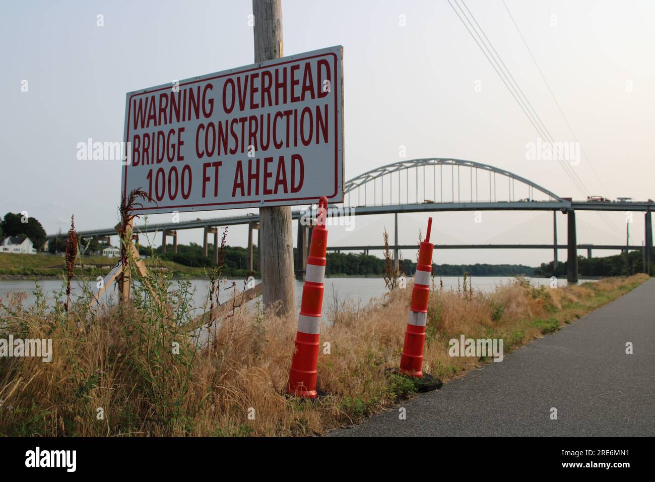 Overhead warning sign hi-res stock photography and images - Alamy