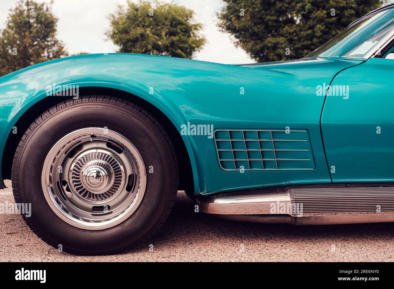 Classic corvette front view hi-res stock photography and images - Alamy