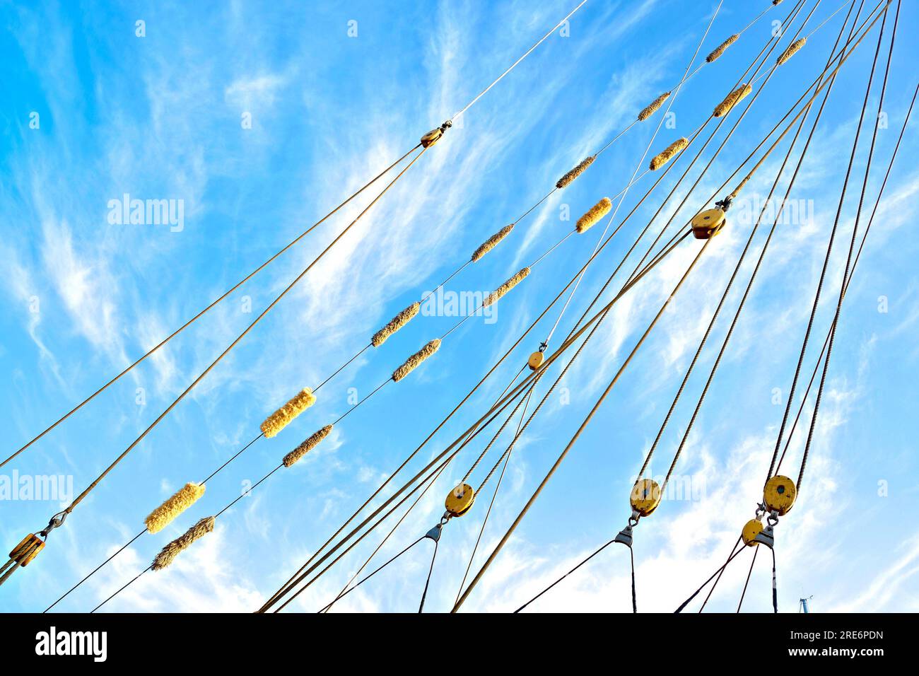 Old sailing wooden blocks rigging hi-res stock photography and images ...