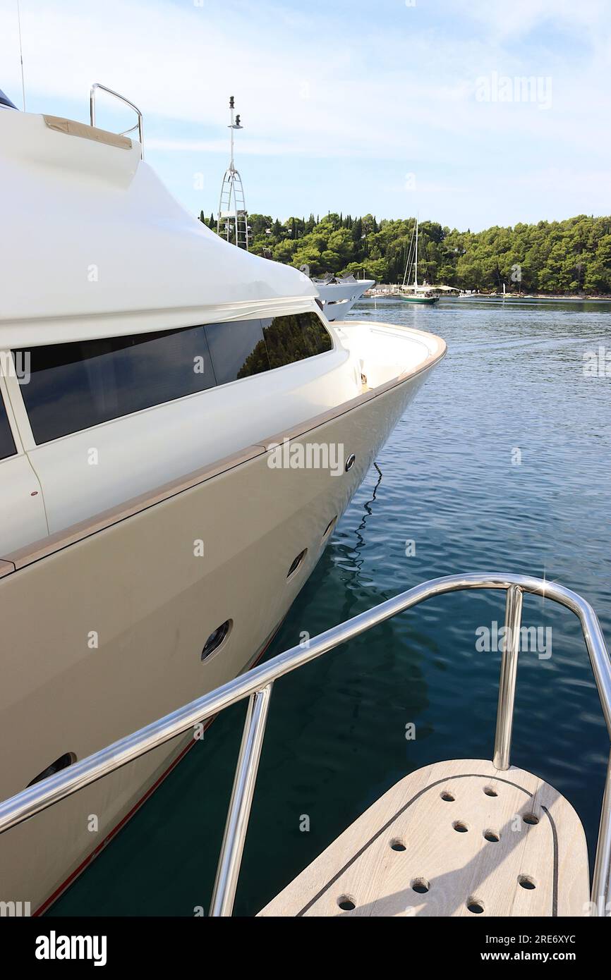 The forward superstructure and bow of the 31 metre Ferretti superyacht ...