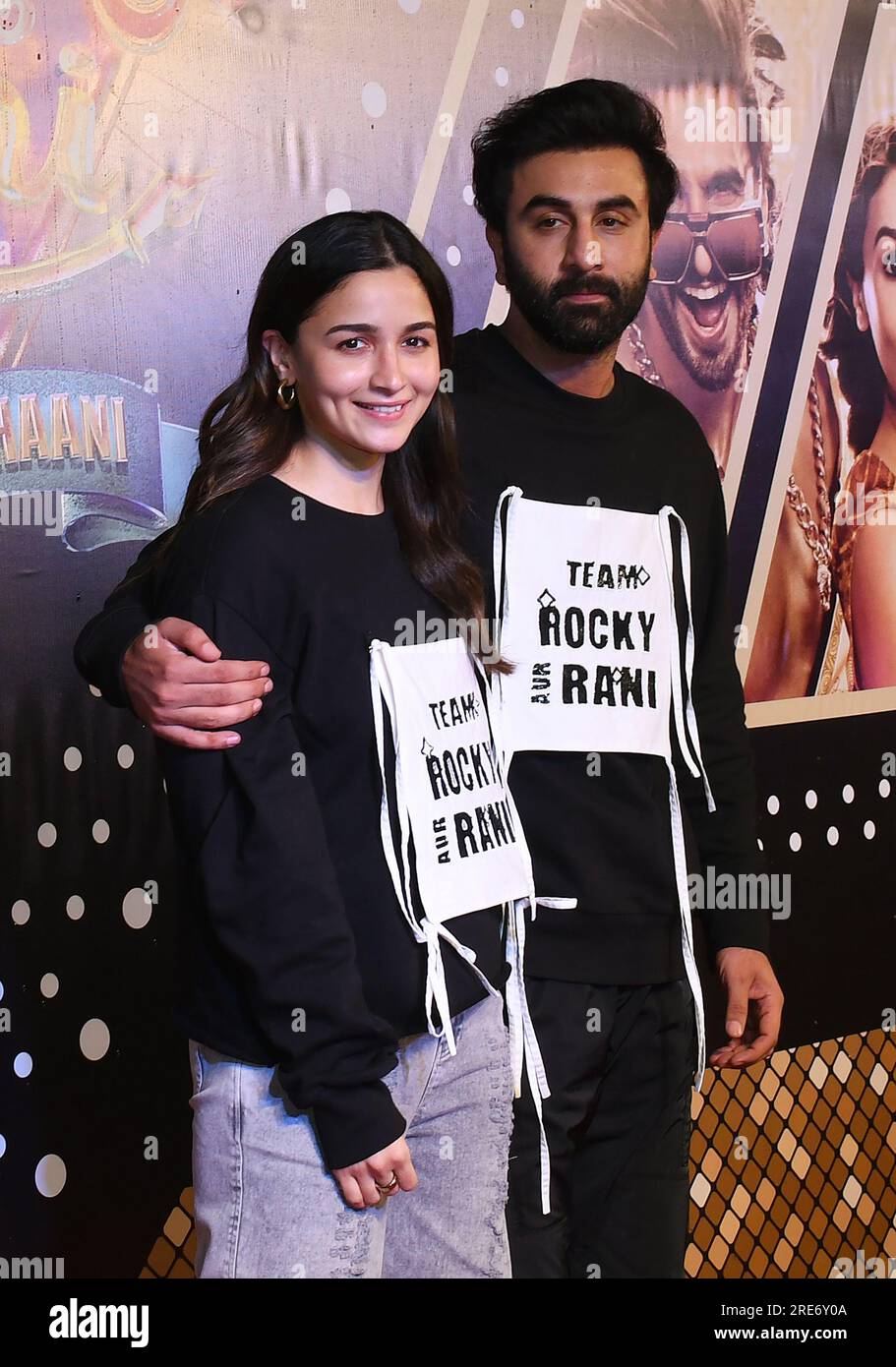Alia bhatt and ranbir kapoor hi-res stock photography and images - Alamy