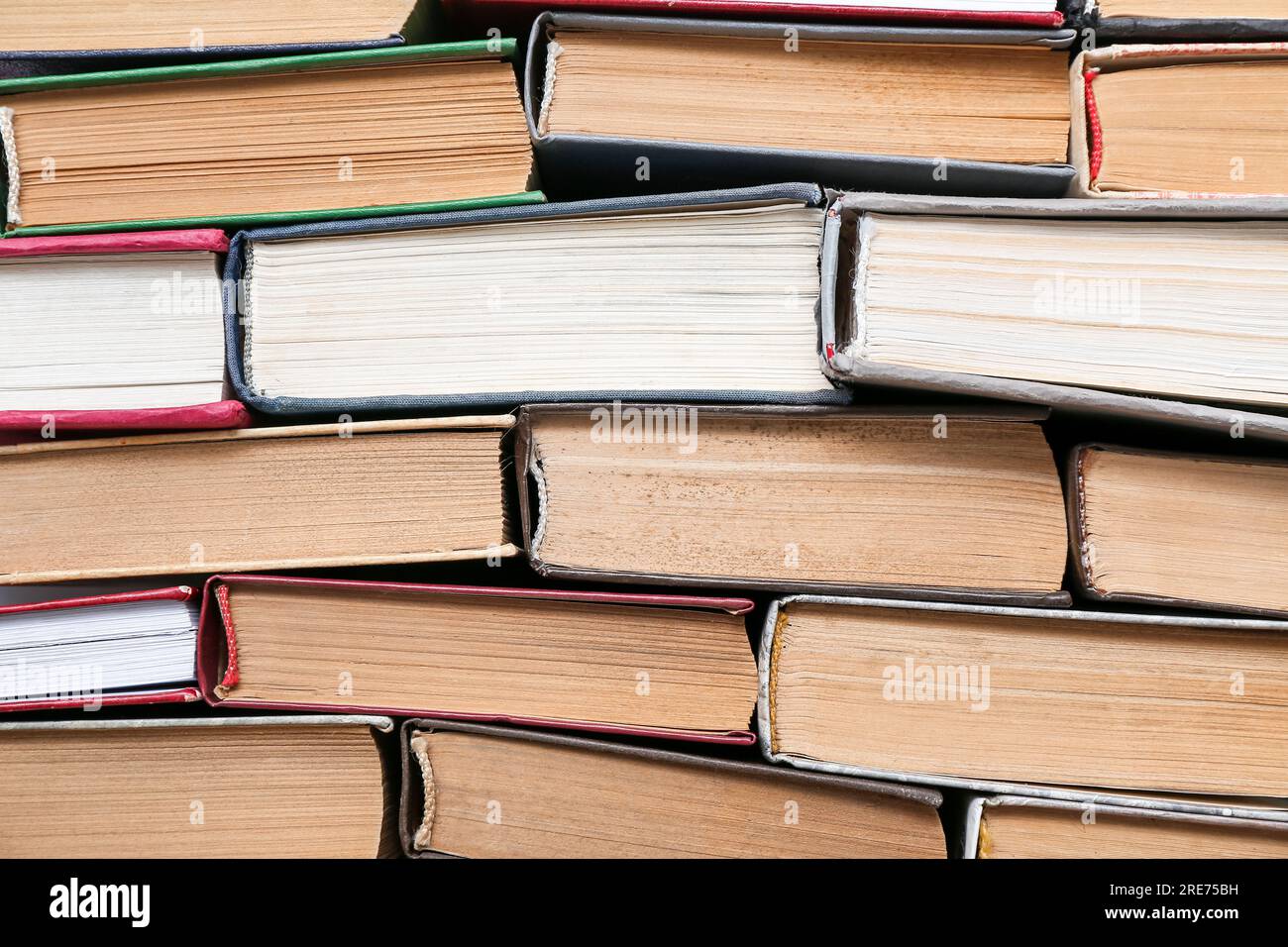 Books stacked in pattern hi-res stock photography and images - Alamy