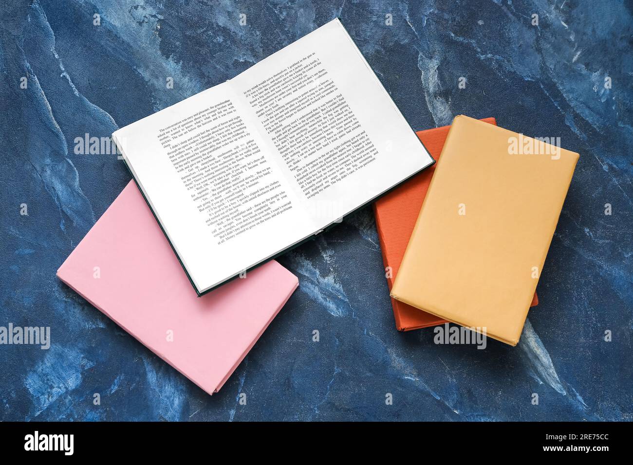 Open closed books blue hi-res stock photography and images - Alamy