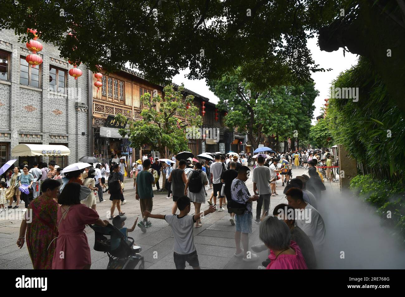 **CHINESE MAINLAND, HONG KONG, MACAU AND TAIWAN OUT** People visit ...