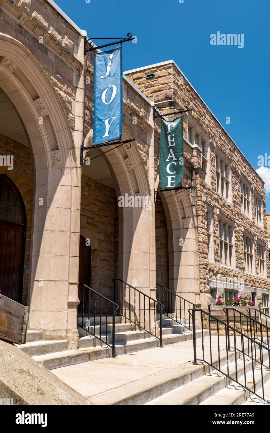 The First United Methodist Church on Chambers Street steps and side ...