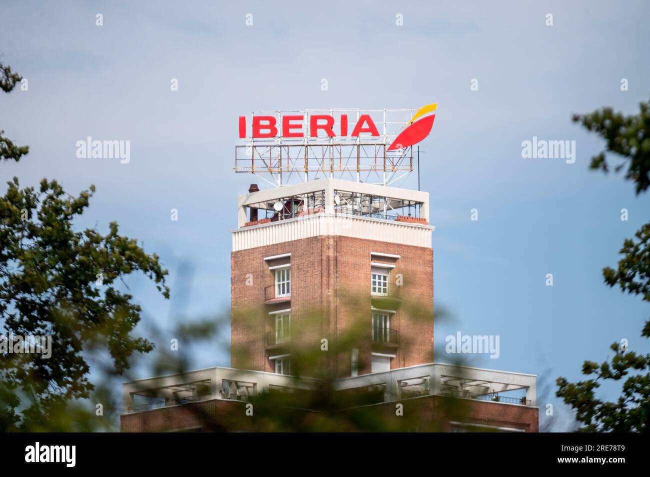 Airline logos images hi-res stock photography and images - Alamy