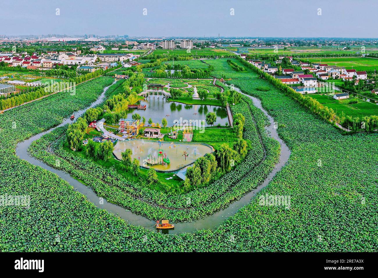 Rugao, China. 26th July, 2023. RUGAO, CHINA - JULY 25, 2023 - Tourists ...