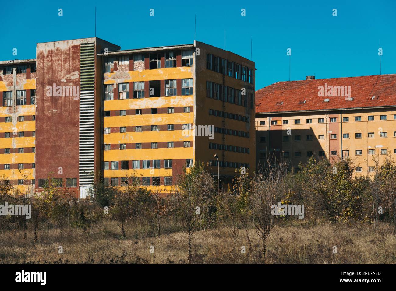 Building a factory building hi-res stock photography and images - Alamy