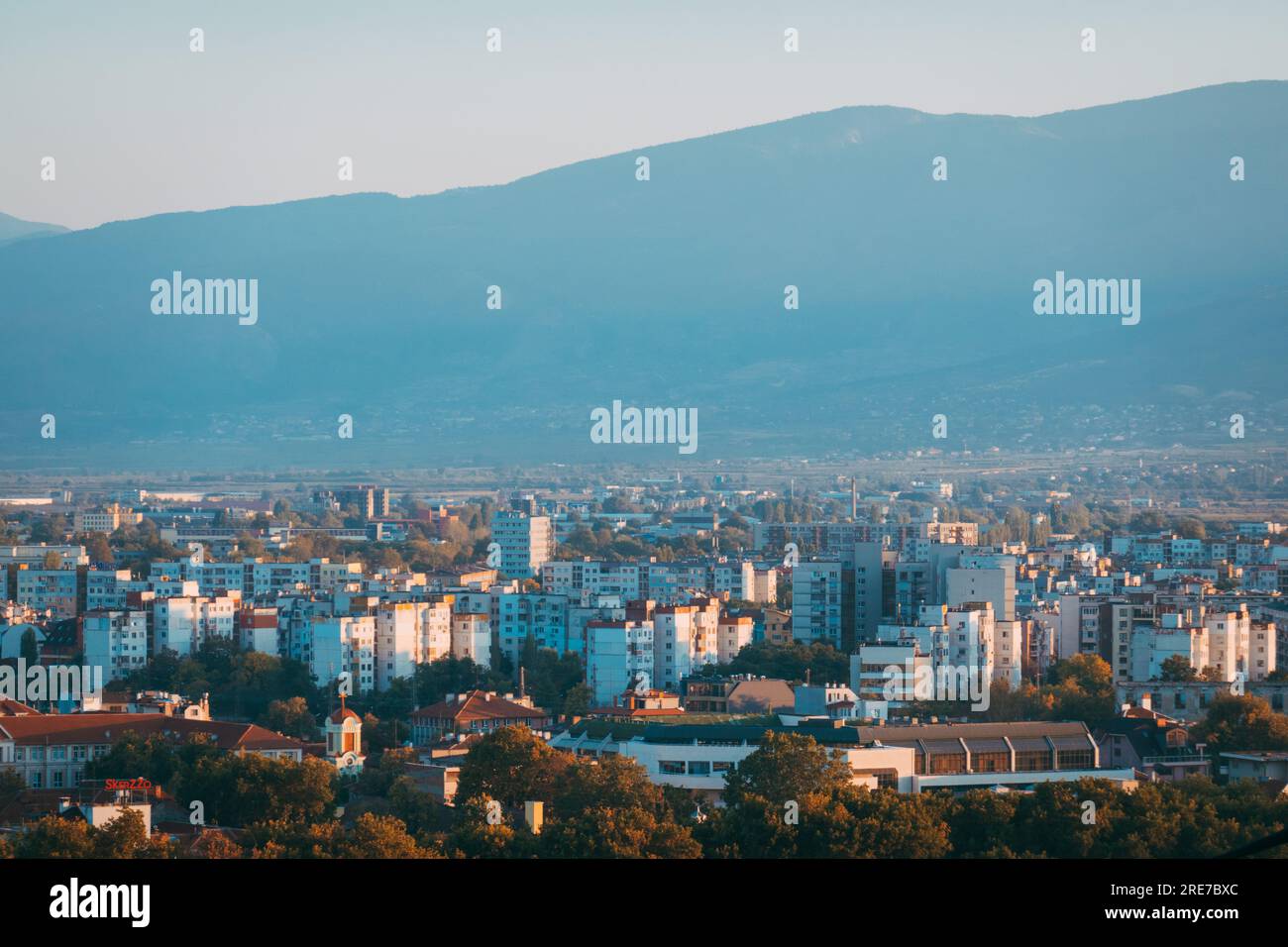 Suburbs neighbourhood hi-res stock photography and images - Alamy