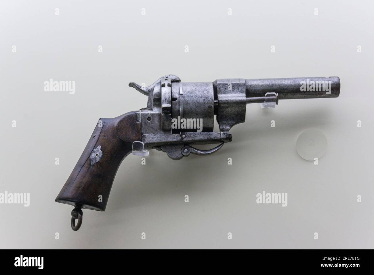 revolver Continental nº 12B Lefaucheux, France, Castle of San Carlos ...