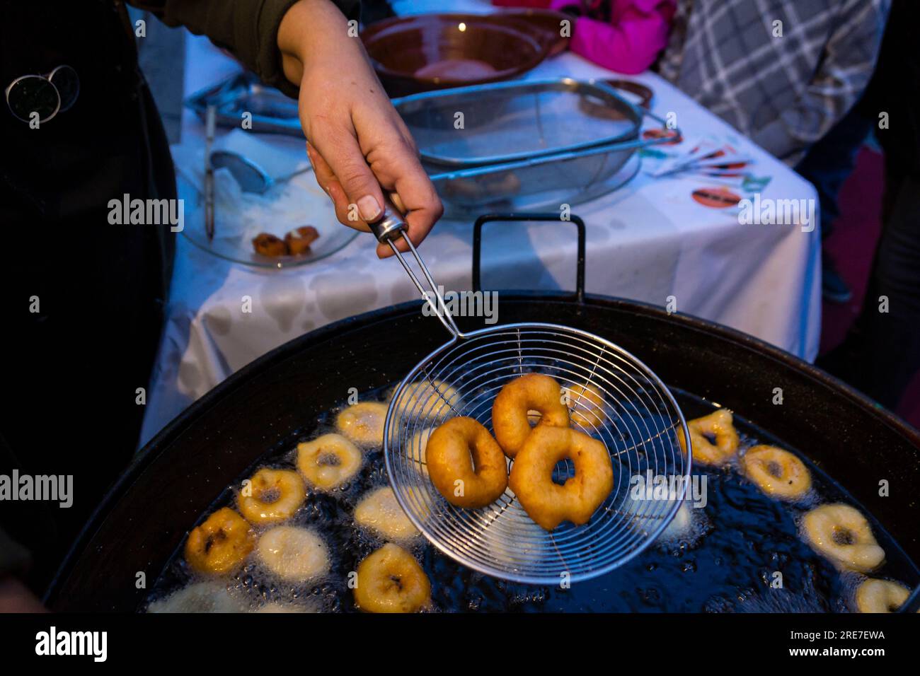 cooking donuts -Bunyols-, Christmas market, Binnisalem, Balearic ...