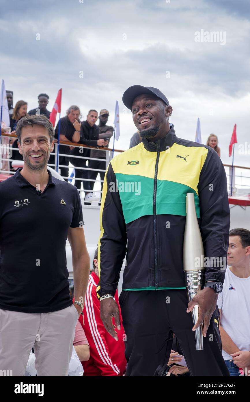 FRANCE. PARIS (75) (16TH DISTRICT) PORT DEBILLY, CELEBRATION AND ...
