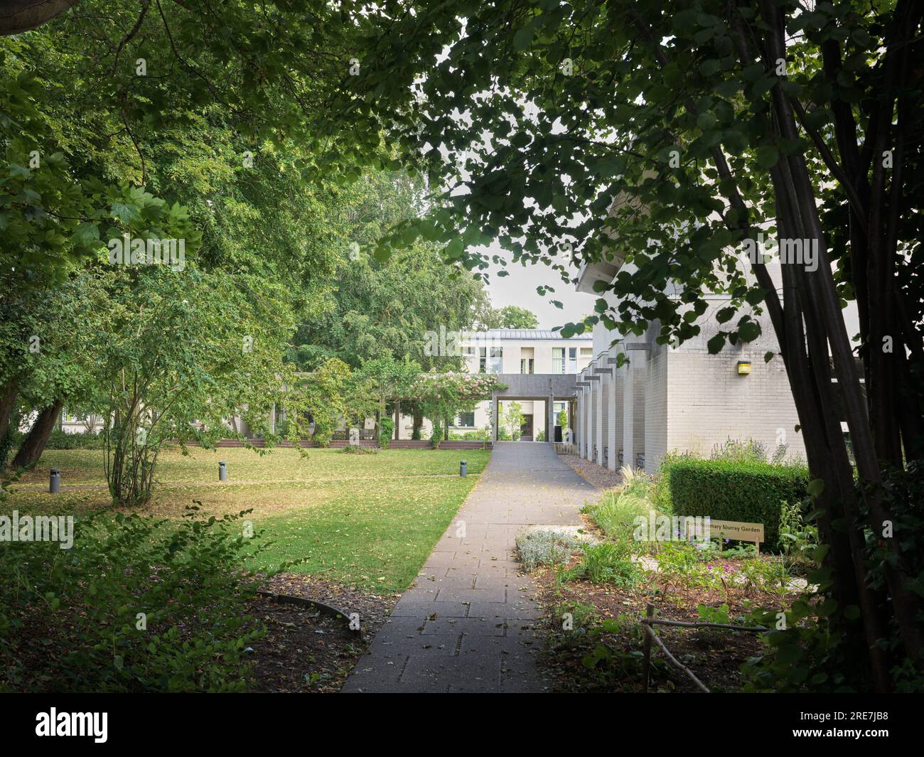 Garden at Murray Edwards (formerly New hall), women only, College ...