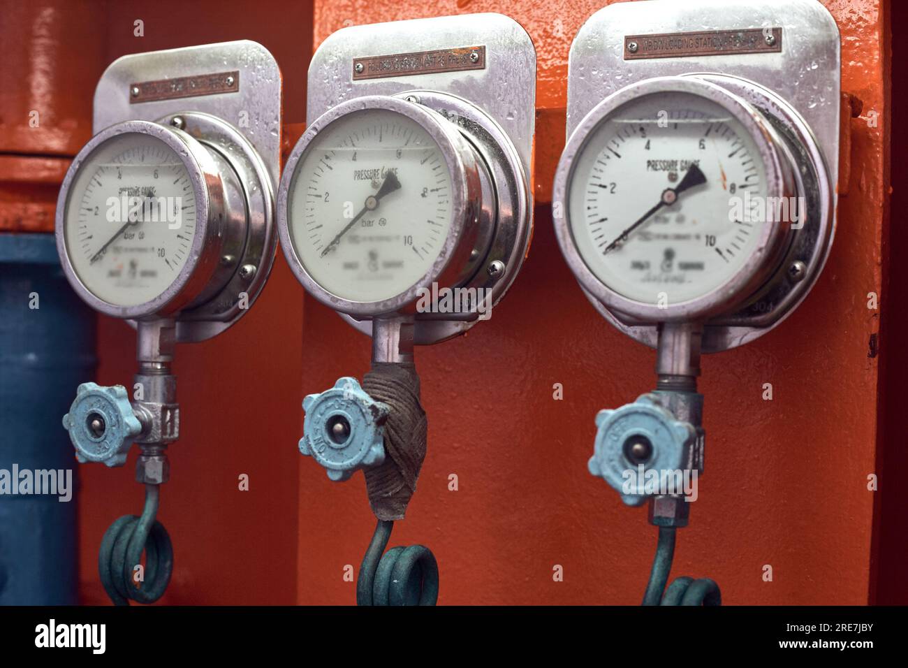 Stainless steel pressure gauges manometers Stock Photo - Alamy