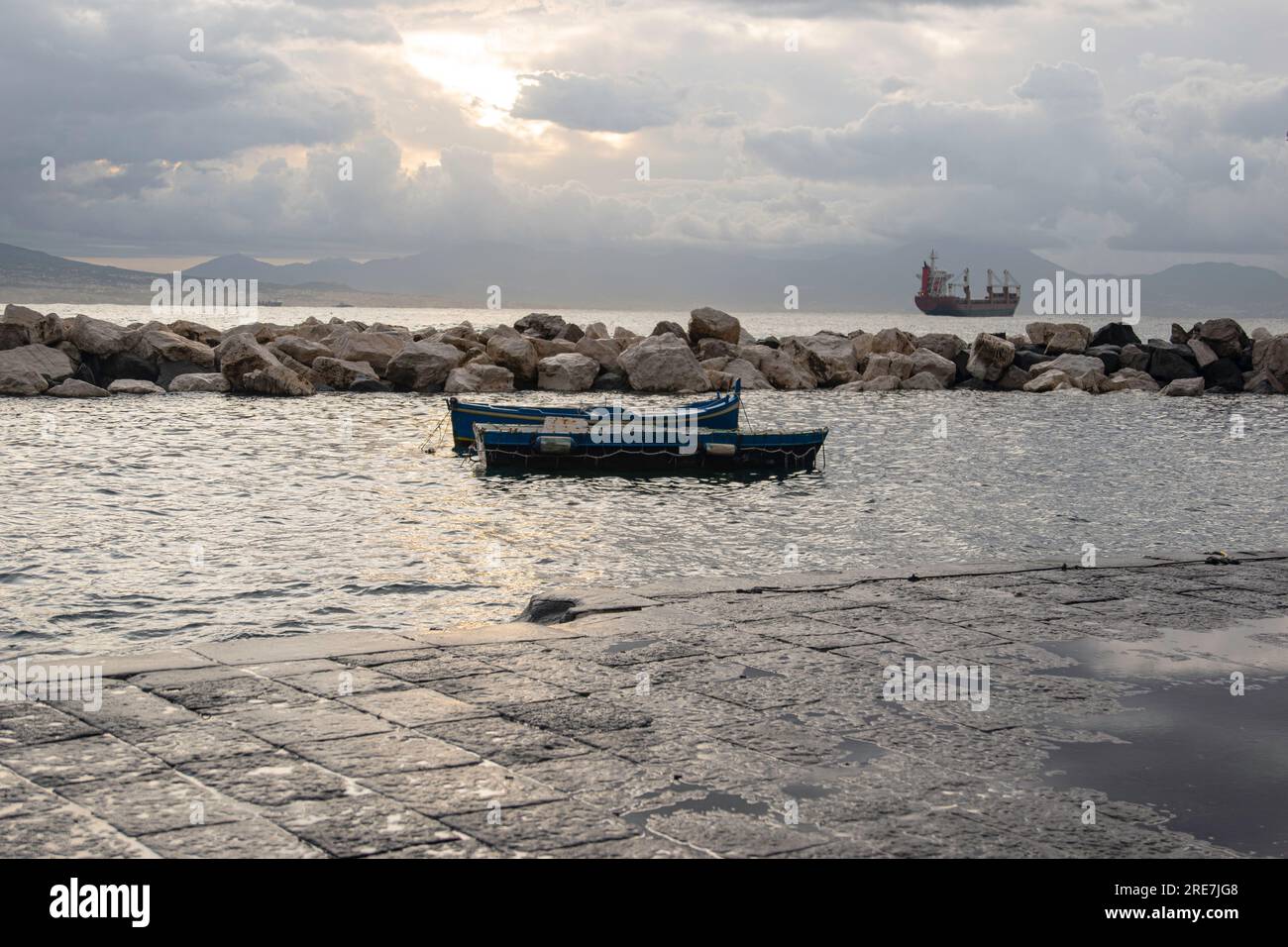 Row boat rain hi-res stock photography and images - Alamy