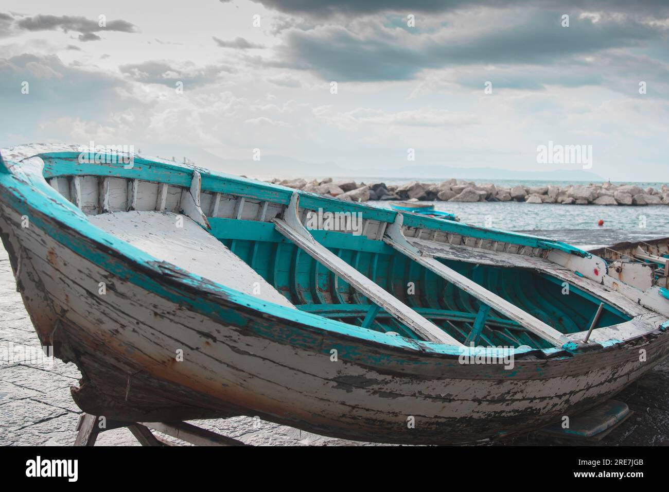 Row boat rain hi-res stock photography and images - Alamy