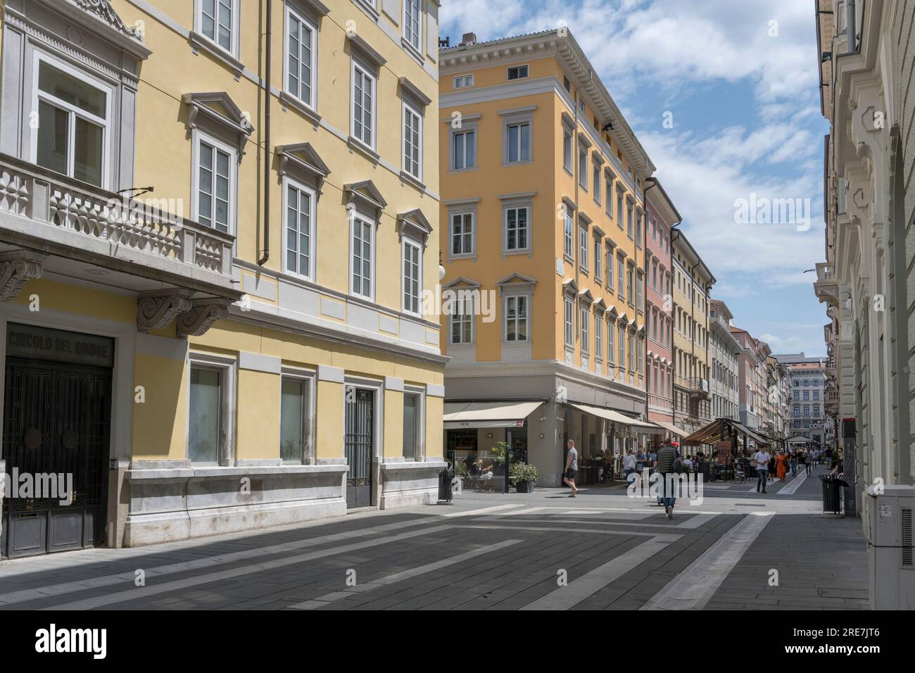 O pedestrian hi-res stock photography and images - Alamy