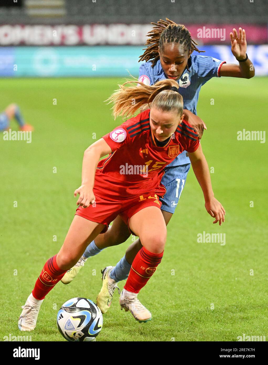 Leuven, Belgium. 21st July, 2023. Sara Ortega (15) of Spain and Fiona Liaigre (12) of France ...