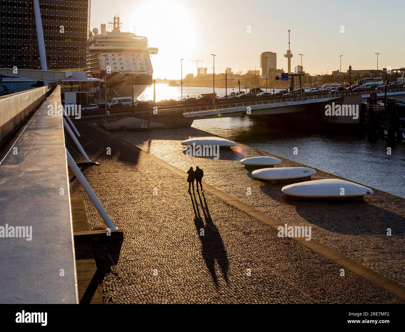 Rotterdam waterfront hi-res stock photography and images - Alamy