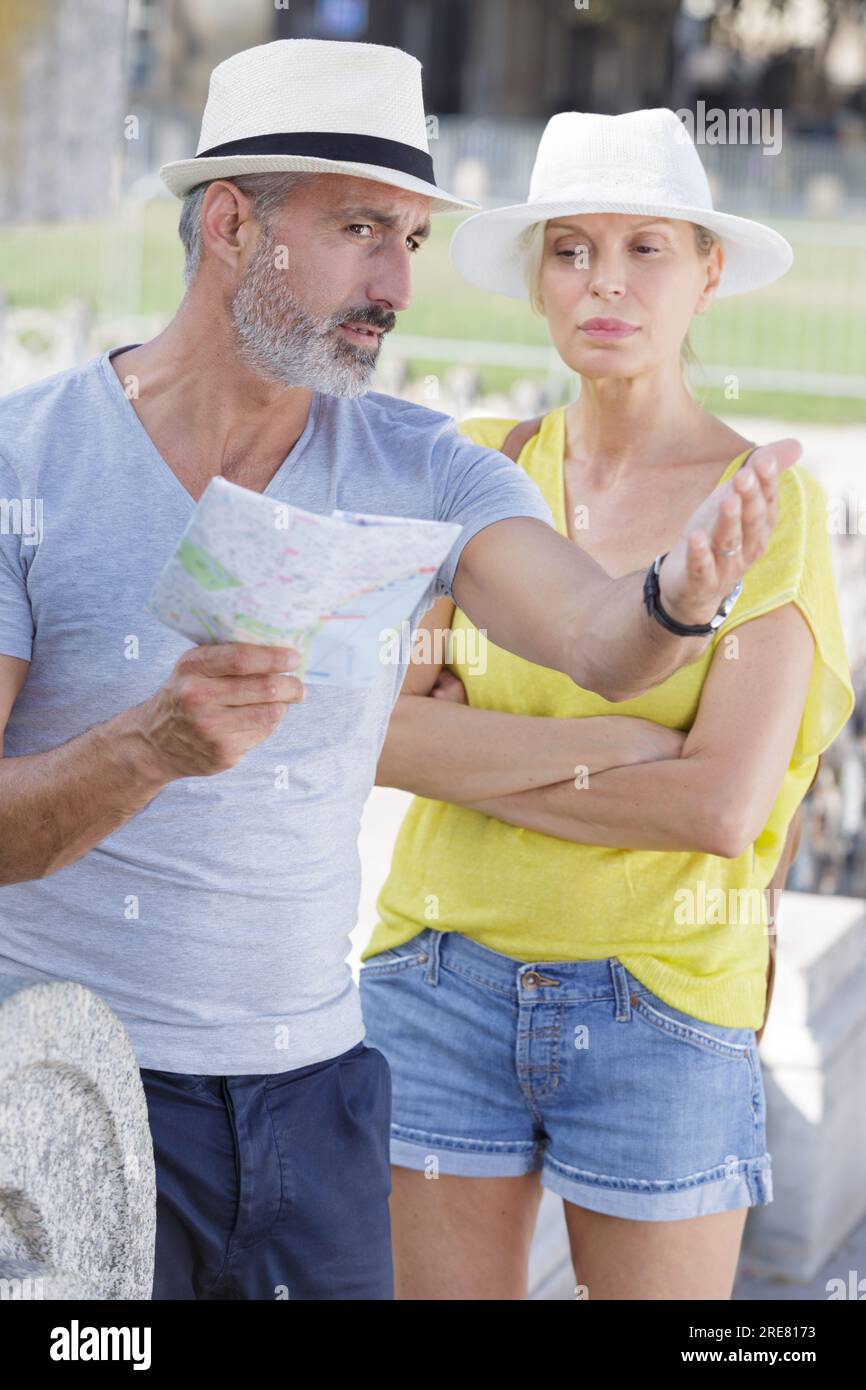 Asian man woman couple looking visiting hi-res stock photography and ...