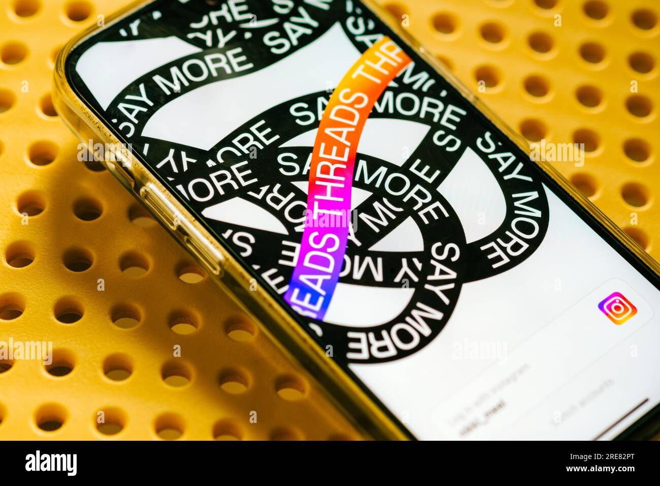 Threads instagram logo icon hi-res stock photography and images - Alamy