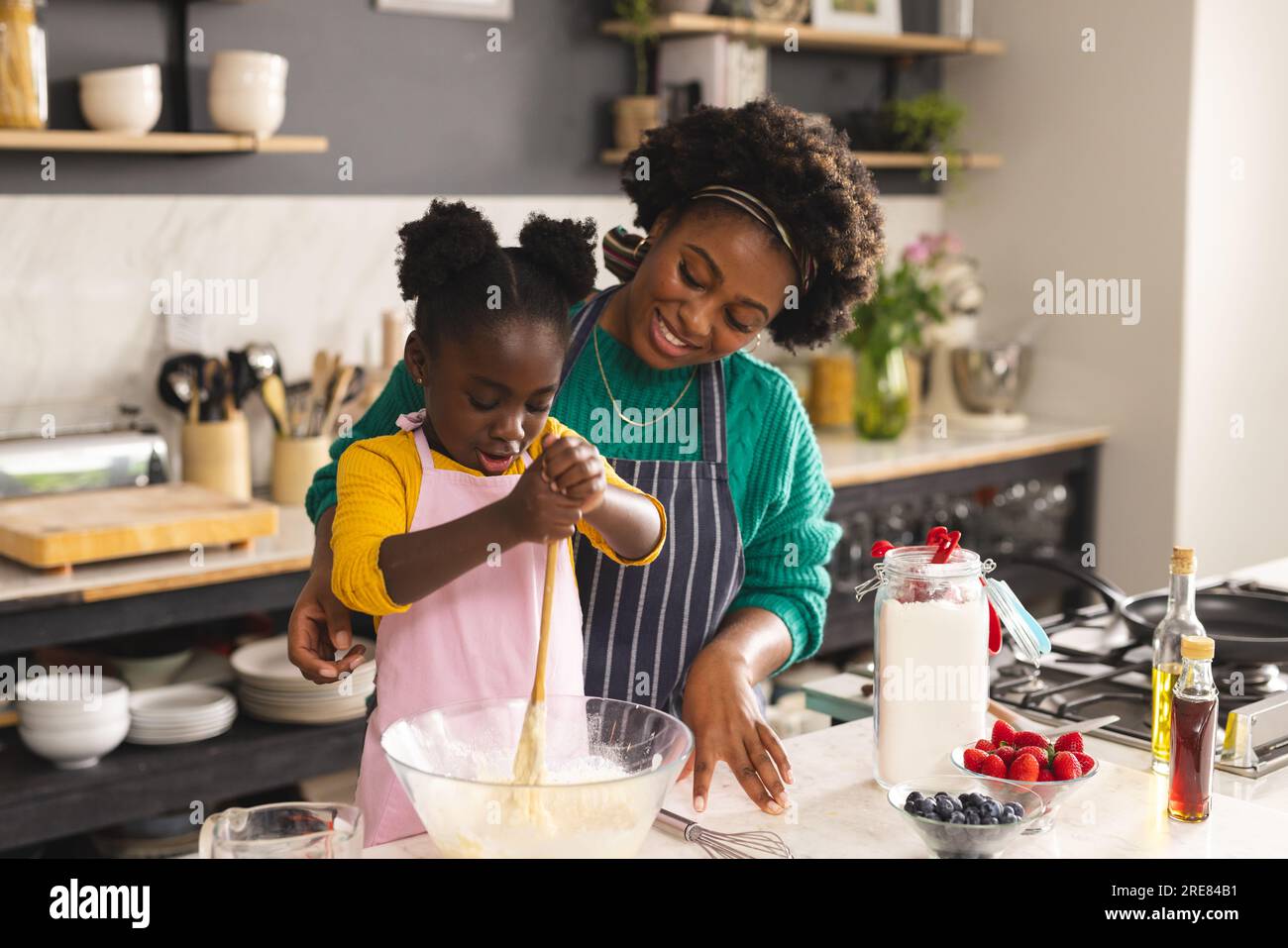 African american mother daughter baking hi-res stock photography and ...