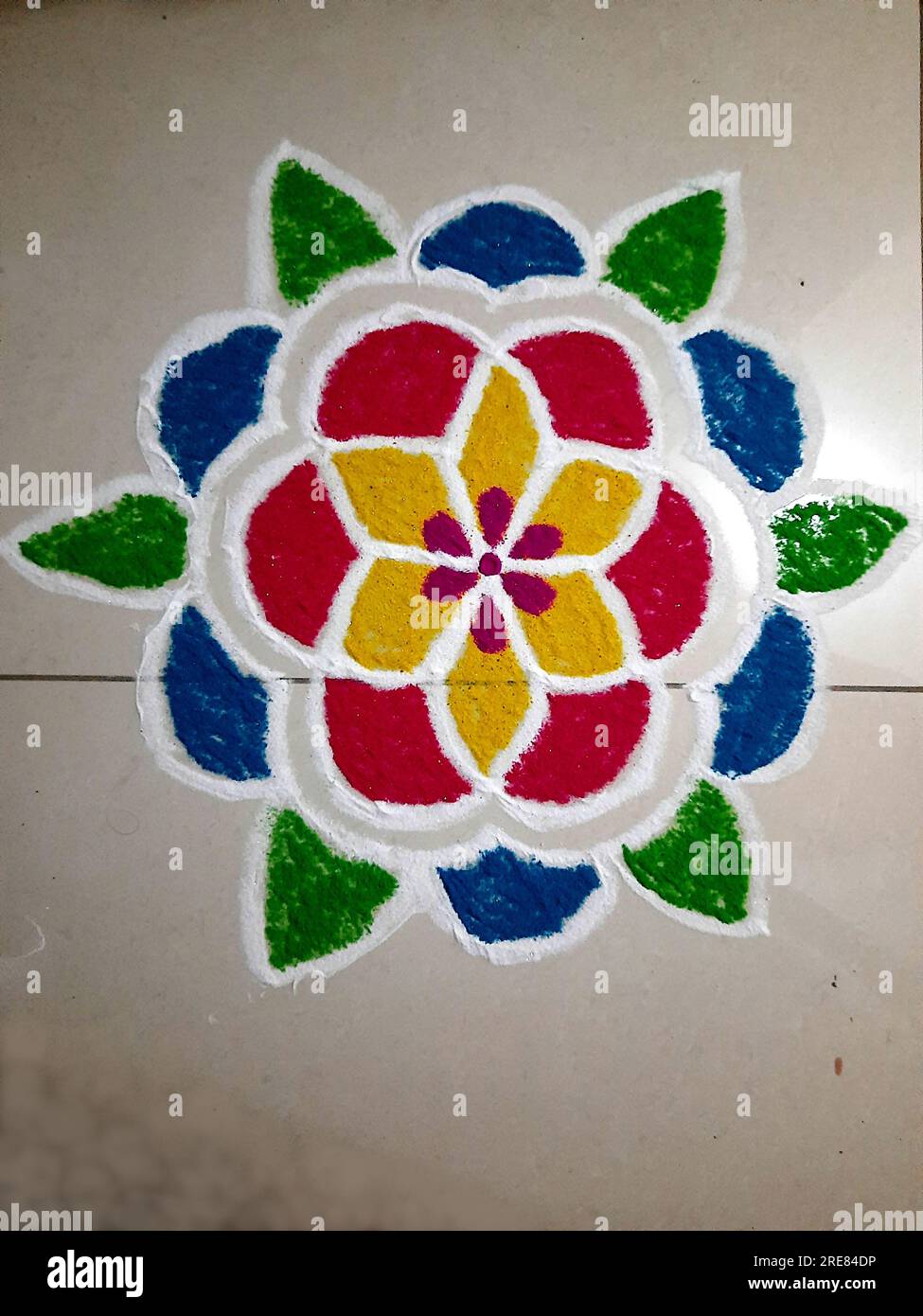 Rangoli pattern hi-res stock photography and images - Alamy