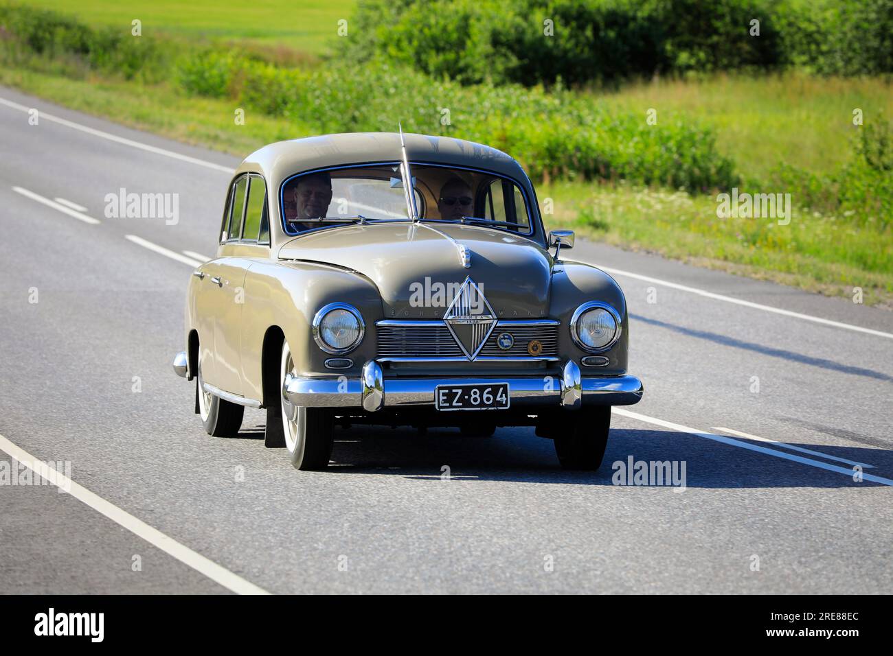 Classic car driving hi-res stock photography and images - Alamy