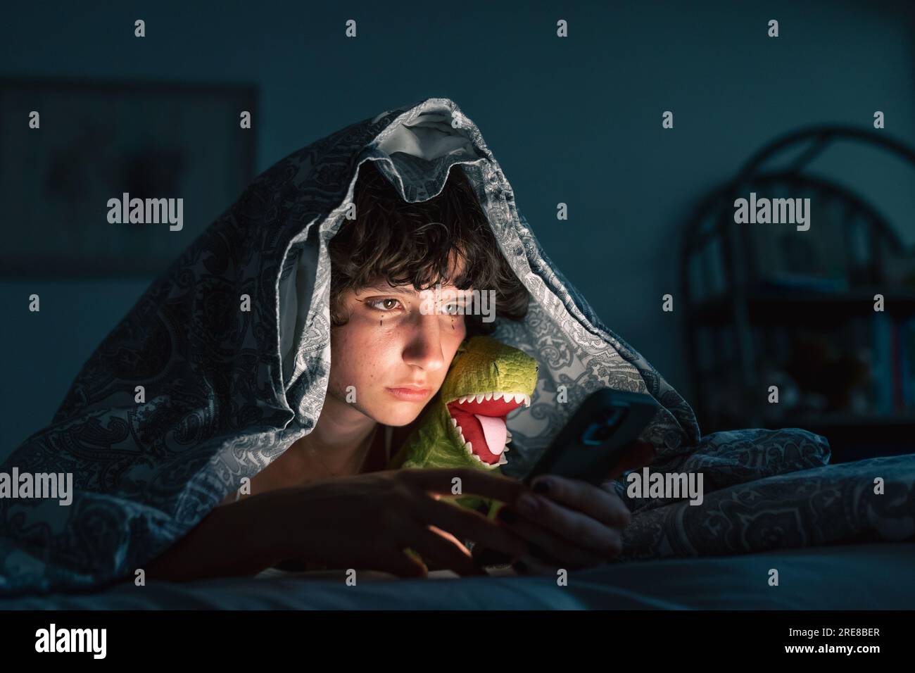 Under covers hi-res stock photography and images - Alamy