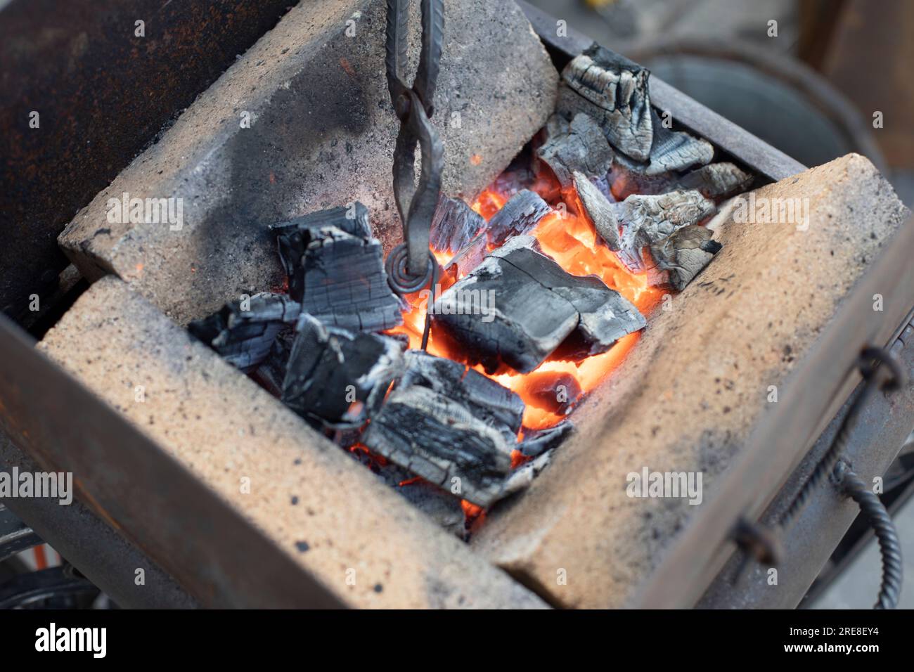 Metal melting hi-res stock photography and images - Alamy