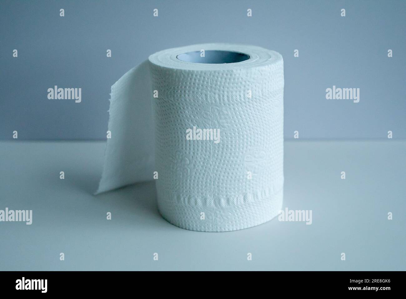 1 roll of tissue with a white background Stock Photo - Alamy