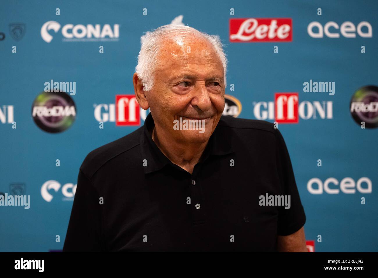 Mogol lyricist hi-res stock photography and images - Alamy