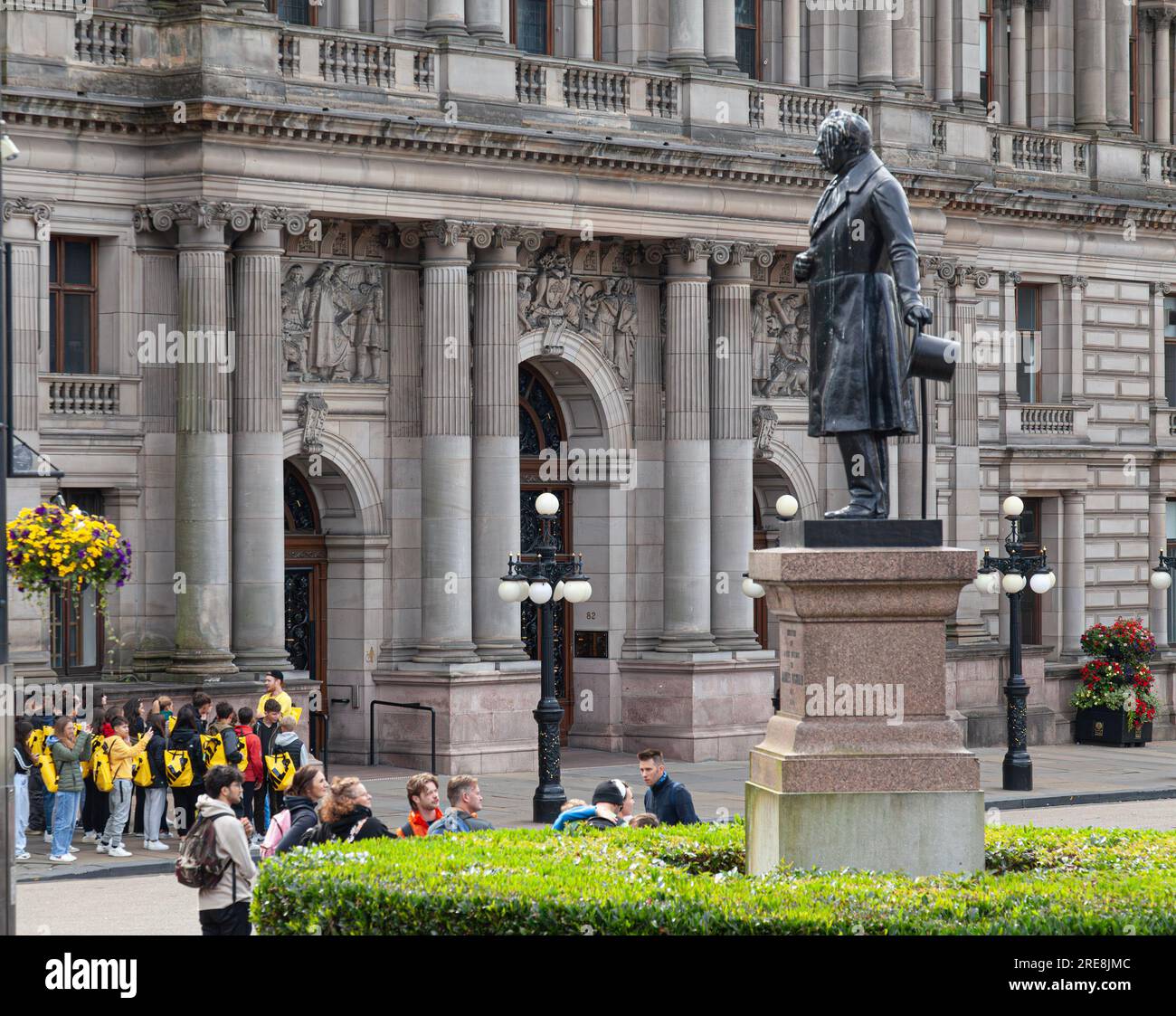 MLA (Move Languages Ahead) students and other pedestrians outside ...