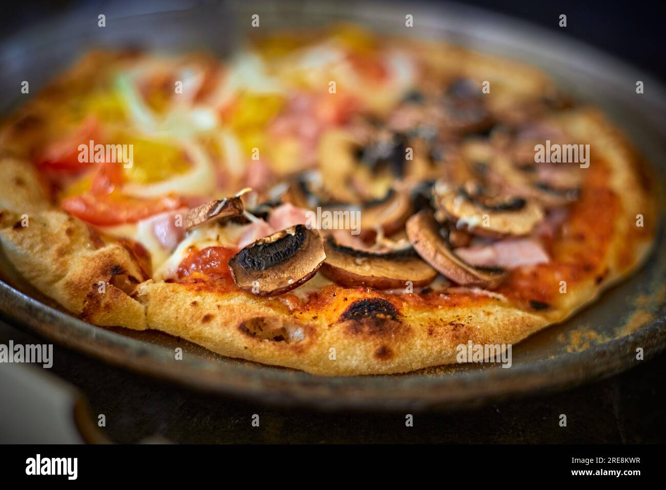 Pizza hawaiian hi-res stock photography and images - Alamy