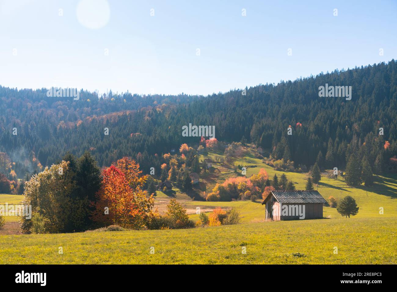 Field outdoor country landscape hi-res stock photography and images - Alamy