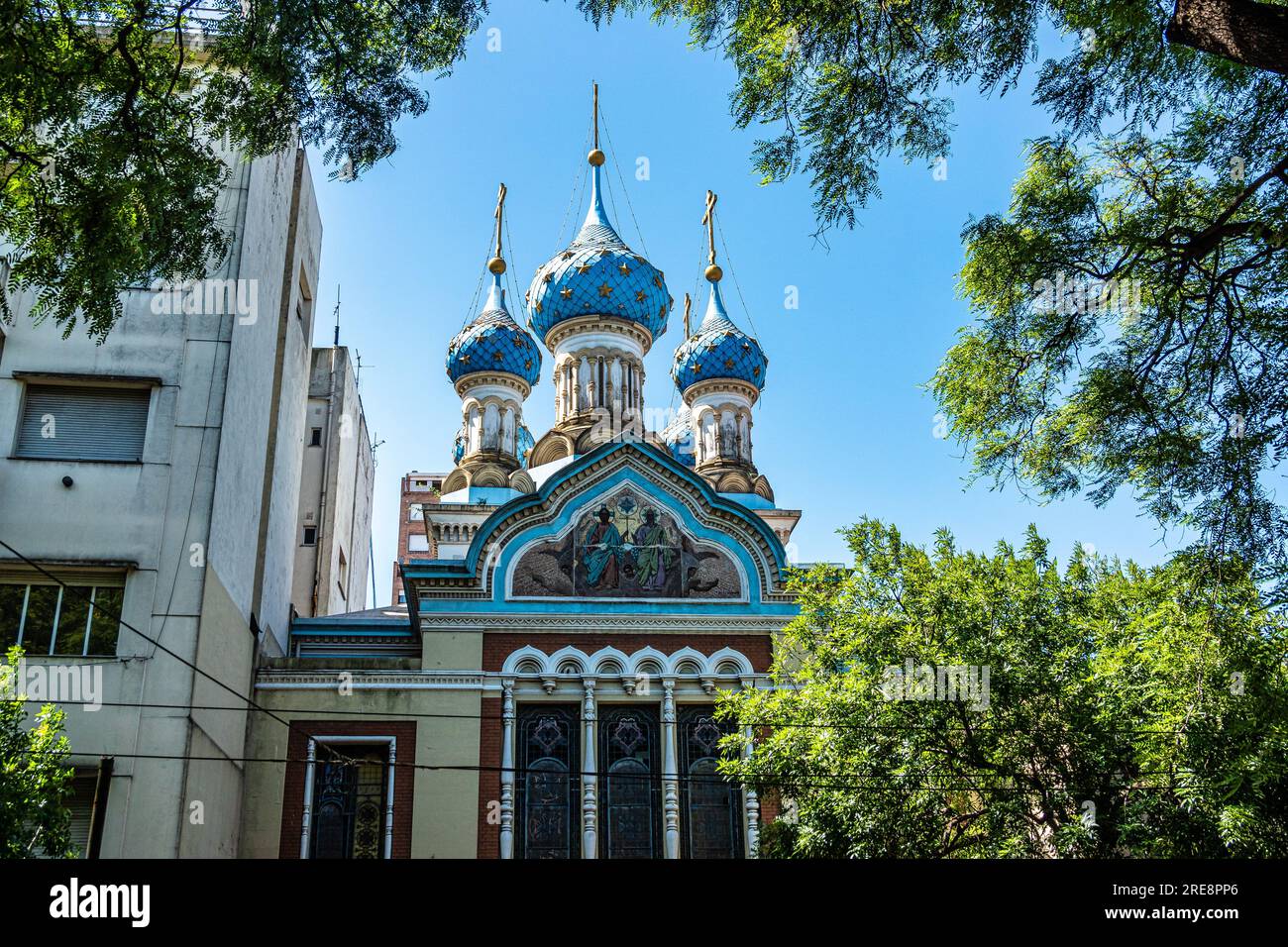 Catedral ortodoxa santísima trinidad hi-res stock photography and ...