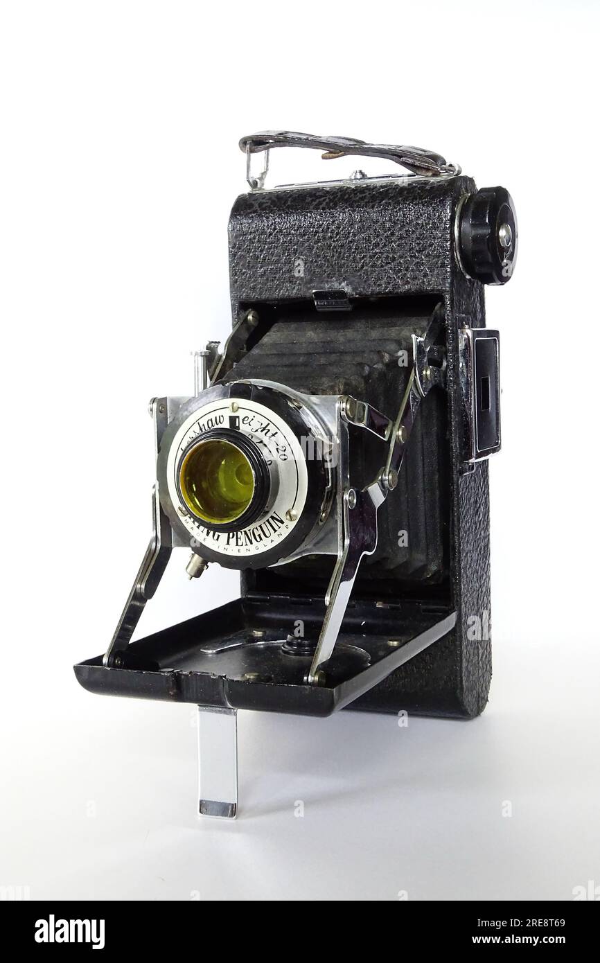 Zeiss ikon folding camera hi-res stock photography and images - Alamy