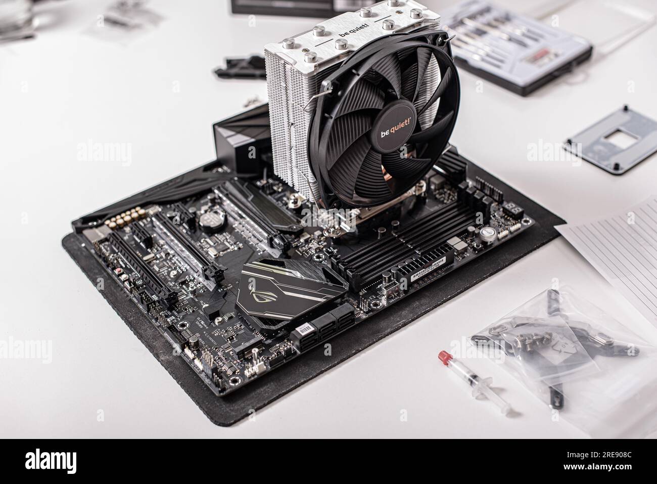 Motherboard Asus Rog Crosshair vii Hero with installed cooler Be quiet ...