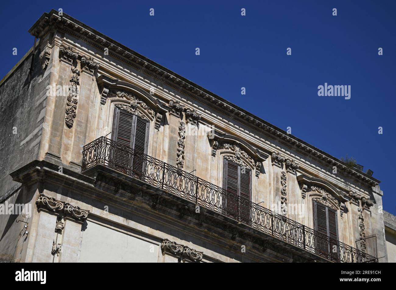 Old Sicilian Baroque style building in Modica Alta, Ragusa Sicily Stock ...