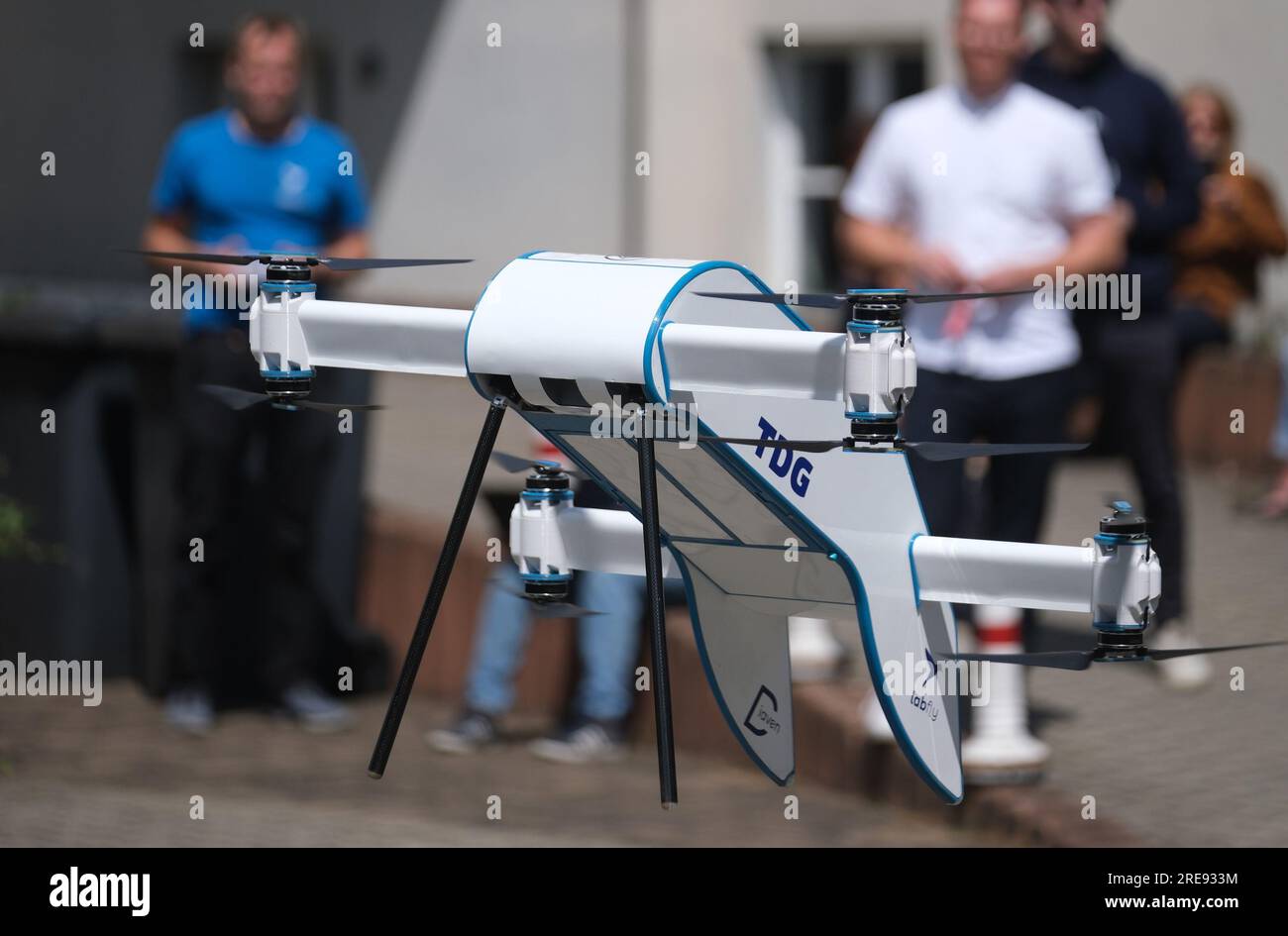 Drone takes off in front hi-res stock photography and images - Alamy